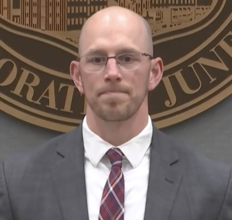 Almost 400 city employees earned six figures, several over $200K in ...